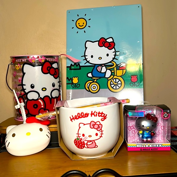 Hello Kitty | Other | Hello Kitty Bundle Perfect For Valentines Day ...